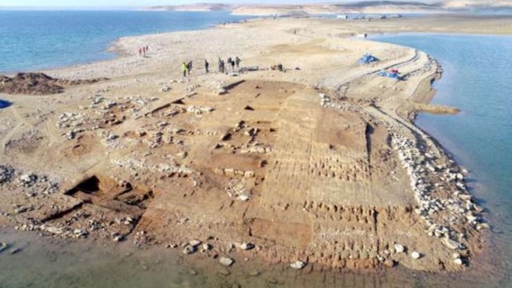 La sequía revela una desconocida ciudad de 3.400 años a orillas del ...
